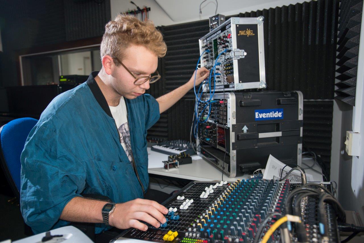 Electronic music competition launched by Oxford University | University ...