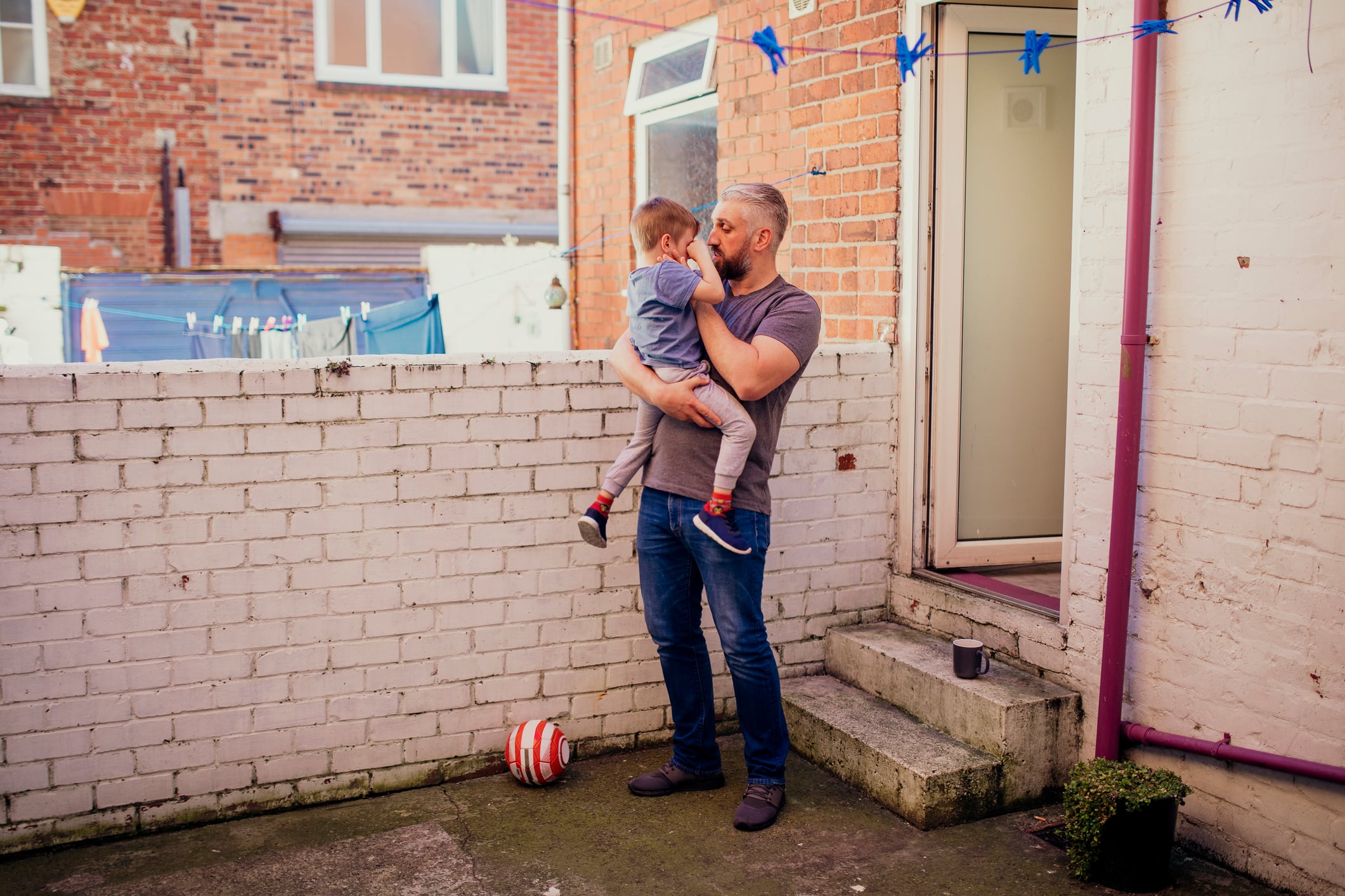 A rethink of support for families in the UK necessary, says report ...