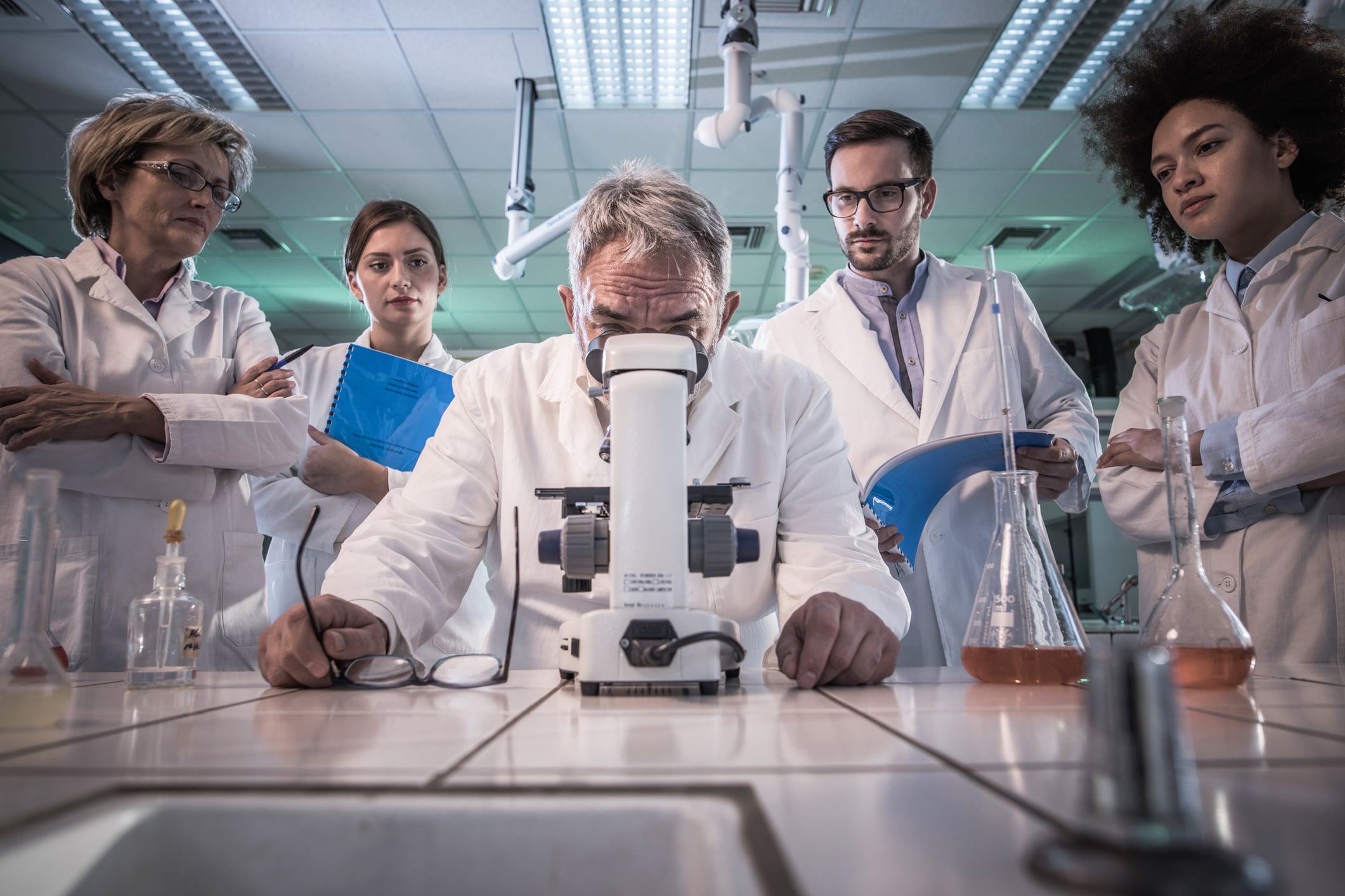 Remote collaborations deliver fewer scientific breakthroughs, says ...